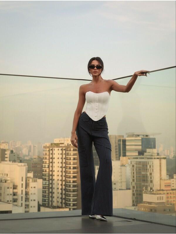 Calça Marinho Janaira marca Cloude - Sarez Store