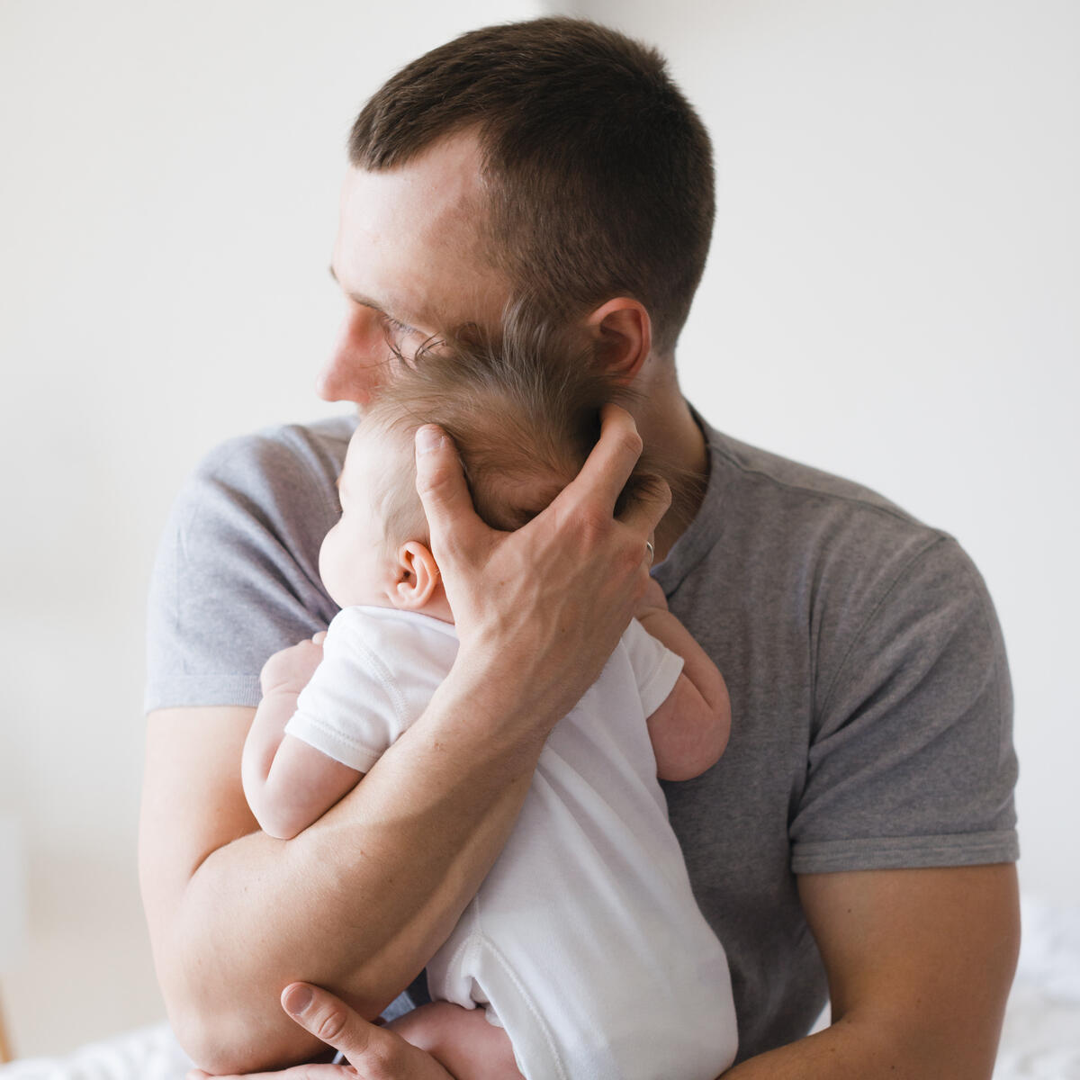Refluxo em bebê: como identificar, aliviar e quando procurar ajuda