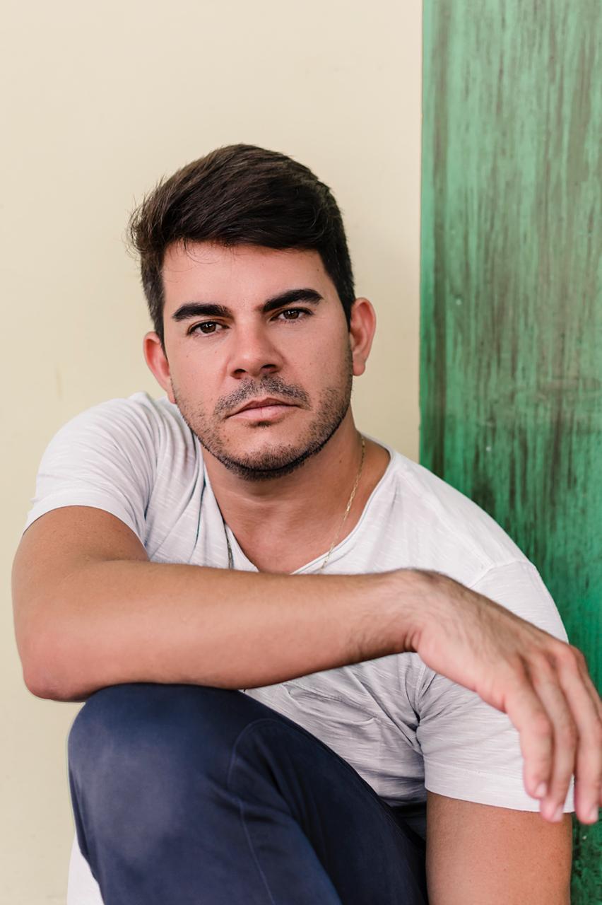 Thiago Lima Cantor e compositor de música sertaneja