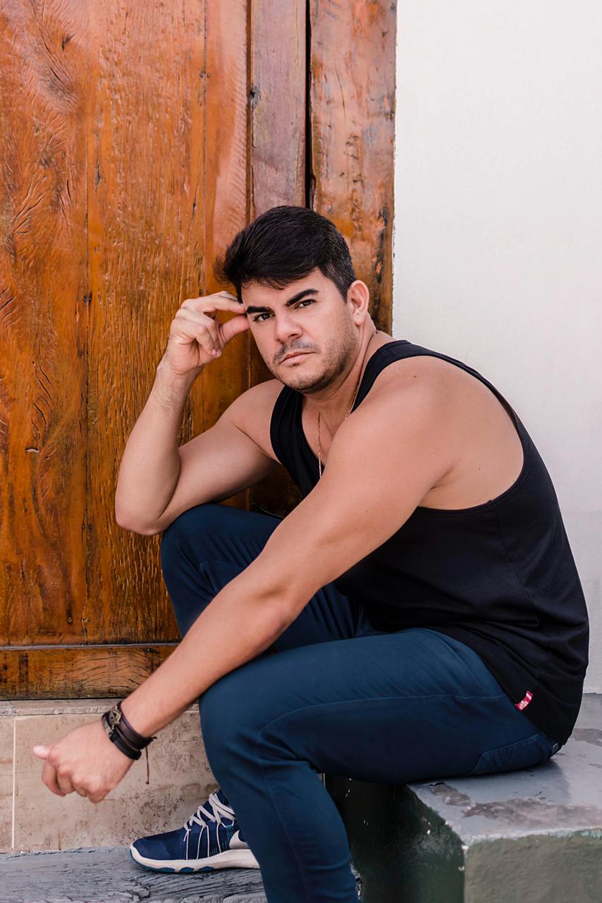 Thiago Lima Cantor e compositor de música sertaneja