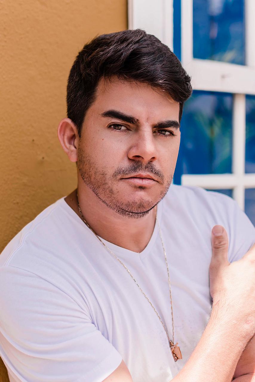 Thiago Lima Cantor e compositor de música sertaneja