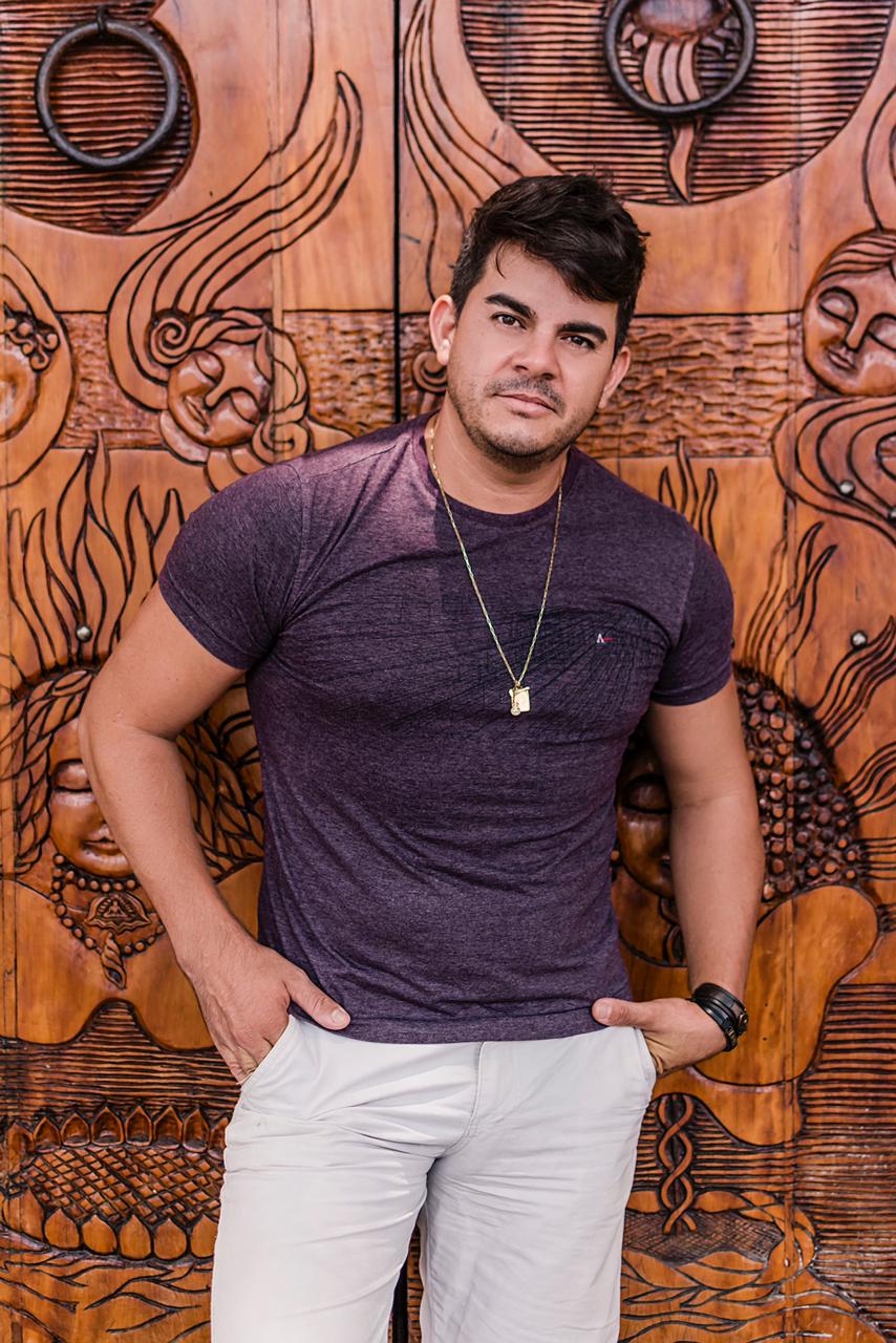 Thiago Lima Cantor e compositor de música sertaneja